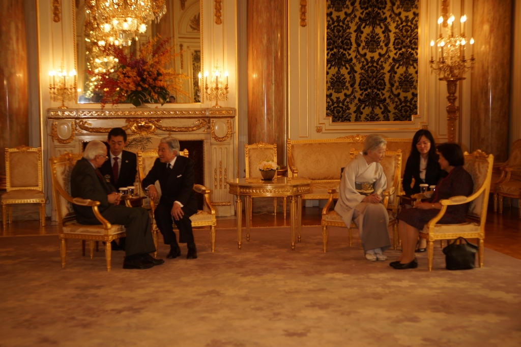 H.E. Dr. Tony Tan Keng Yam, the President and Mrs. Mary Tan Chee Bee ...